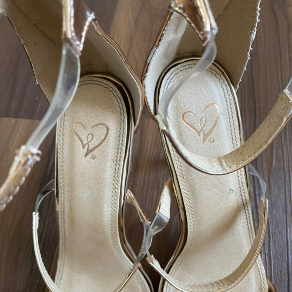 Windsor | Shoes | Windsor Rose Gold Metallic Chrome Triple Strap Formal ...